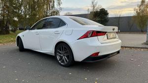 Balts Lexus LS 300h 2015 Viļņa, ar dzinēja tilpumu 2.50 L un nobraukumu 176 tūkst. km par 12600 €, foto 5 vietnē AUTOMOTO.COM.LV