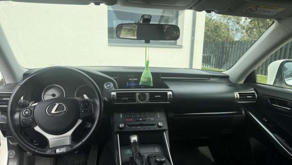 White Lexus LS 300h 2015 in Vilnius, with an engine capacity of 2.50 L and mileage of 176 thousand km for 12600 €, photo 9 on AUTOMOTO.COM.LV