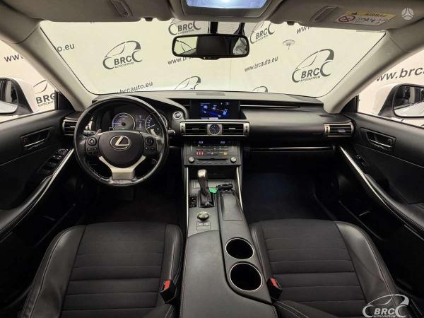 White Lexus LS 300h 2016 in Vilnius, with an engine capacity of 2.50 L and mileage of 170 thousand km for 14900 €, photo 4 on AUTOMOTO.COM.LV