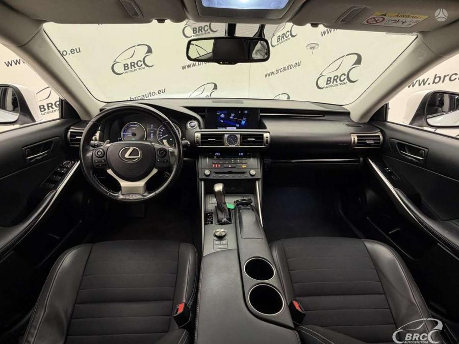 White Lexus LS 300h 2016 in Vilnius, with an engine capacity of 2.50 L and mileage of 170 thousand km for 14900 €, photo 4 on AUTOMOTO.COM.LV