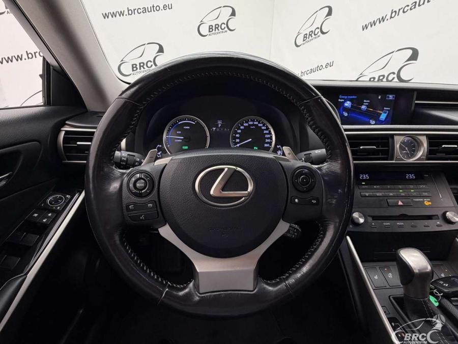 White Lexus LS 300h 2016 in Vilnius, with an engine capacity of 2.50 L and mileage of 170 thousand km for 14900 €, photo 29 on AUTOMOTO.COM.LV