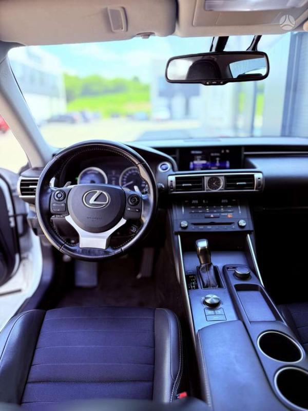 Balts Lexus LS 300h 2016 Viļņa, ar dzinēja tilpumu 0.00 L un nobraukumu 214 tūkst. km par 14250 €, foto 10 vietnē AUTOMOTO.COM.LV