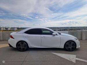 White Lexus LS 300h 2016 in Vilnius, with an engine capacity of 3.00 L and mileage of 245 thousand km for 13800 €, photo 7 on AUTOMOTO.COM.LV
