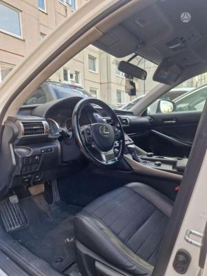 White Lexus LS 300h 2016 in Vilnius, with an engine capacity of 3.00 L and mileage of 245 thousand km for 13800 €, photo 11 on AUTOMOTO.COM.LV