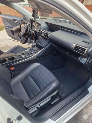 White Lexus LS 300h 2016 in Vilnius, with an engine capacity of 3.00 L and mileage of 245 thousand km for 13800 €, photo 12 on AUTOMOTO.COM.LV