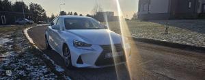 White Lexus LS 300h 2018 in Elektrenai, with an engine capacity of 2.50 L and mileage of 290 thousand km for 14000 €, photo 2 on AUTOMOTO.COM.LV