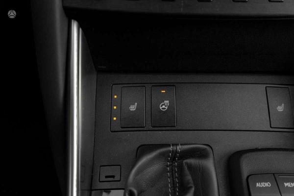 Balts Lexus LS 300h 2020 Rīga, ar dzinēja tilpumu 2.49 L un nobraukumu 70 tūkst. km par 28500 €, foto 11 vietnē AUTOMOTO.COM.LV