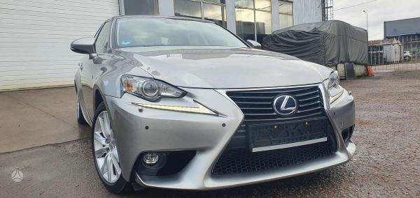Yellow Lexus LS 300h 2015 in Kaunas, with an engine capacity of 2.50 L and mileage of 270 thousand km for 12499 €, photo 1 on AUTOMOTO.COM.LV