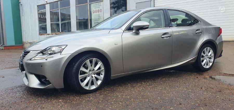 Yellow Lexus LS 300h 2015 in Kaunas, with an engine capacity of 2.50 L and mileage of 270 thousand km for 12499 €, photo 4 on AUTOMOTO.COM.LV