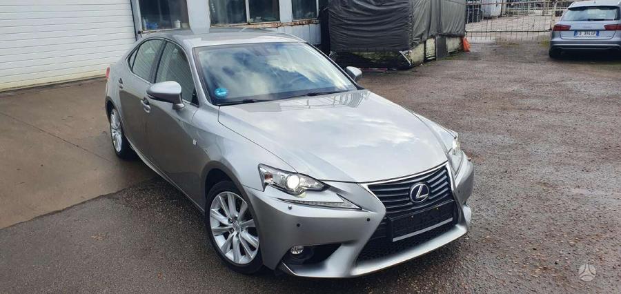 Yellow Lexus LS 300h 2015 in Kaunas, with an engine capacity of 2.50 L and mileage of 270 thousand km for 12499 €, photo 18 on AUTOMOTO.COM.LV