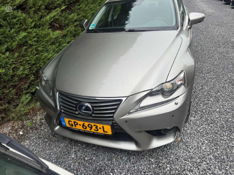 Yellow Lexus LS 300h 2015 in Kaunas, with an engine capacity of 2.50 L and mileage of 265 thousand km for 11999 €, photo 31 on AUTOMOTO.COM.LV