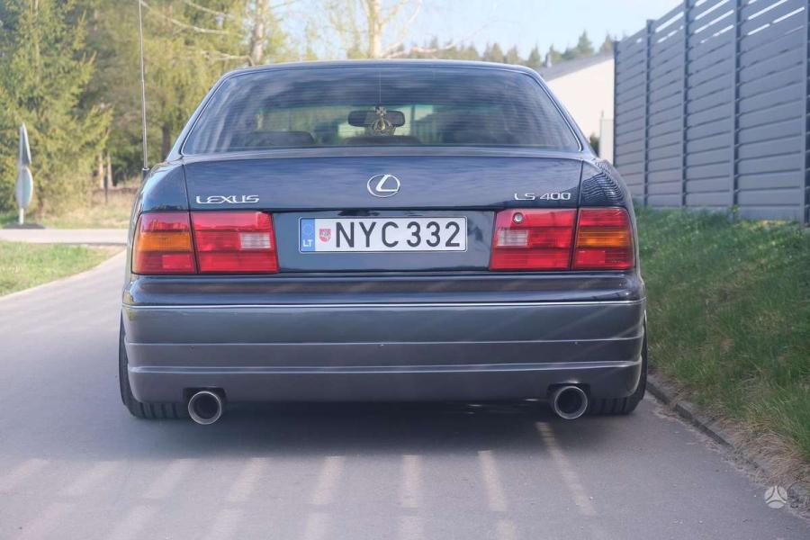 Синий Лексус ЛС 400 1997 в Вильнюс, объемом двигателя 3.97 л и пробегом 447 тыс. км за 10000 €, фото 9 на AUTOMOTO.COM.LV