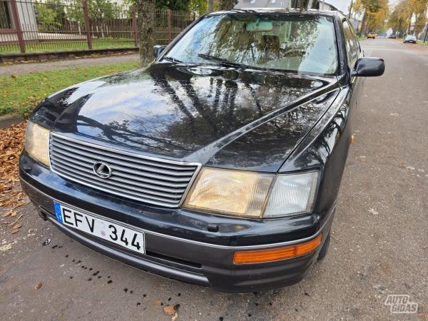 Zaļš Lexus LS 400 1997 Alīta, ar dzinēja tilpumu 4.00 L un nobraukumu 414 tūkst. km par 1950 €, foto 1 vietnē AUTOMOTO.COM.LV