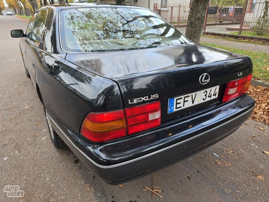 Zaļš Lexus LS 400 1997 Alīta, ar dzinēja tilpumu 4.00 L un nobraukumu 414 tūkst. km par 1950 €, foto 5 vietnē AUTOMOTO.COM.LV