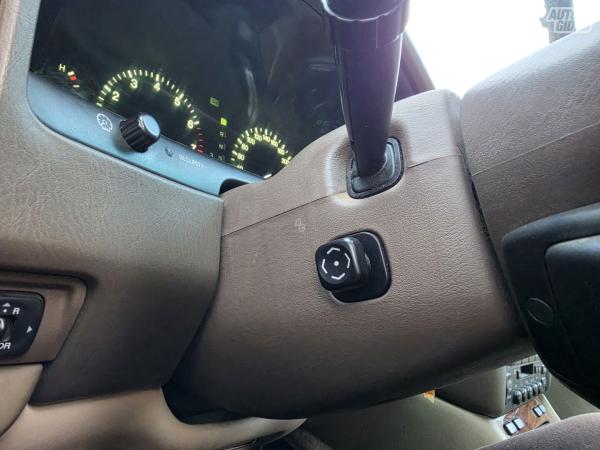 Zaļš Lexus LS 400 1997 Alīta, ar dzinēja tilpumu 4.00 L un nobraukumu 414 tūkst. km par 1950 €, foto 11 vietnē AUTOMOTO.COM.LV