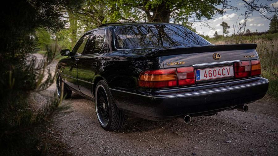 Lexus LS 400 1992 Kauņa, ar dzinēja tilpumu 3.97 L un nobraukumu 300 tūkst. km par 9500 €, foto 6 vietnē AUTOMOTO.COM.LV