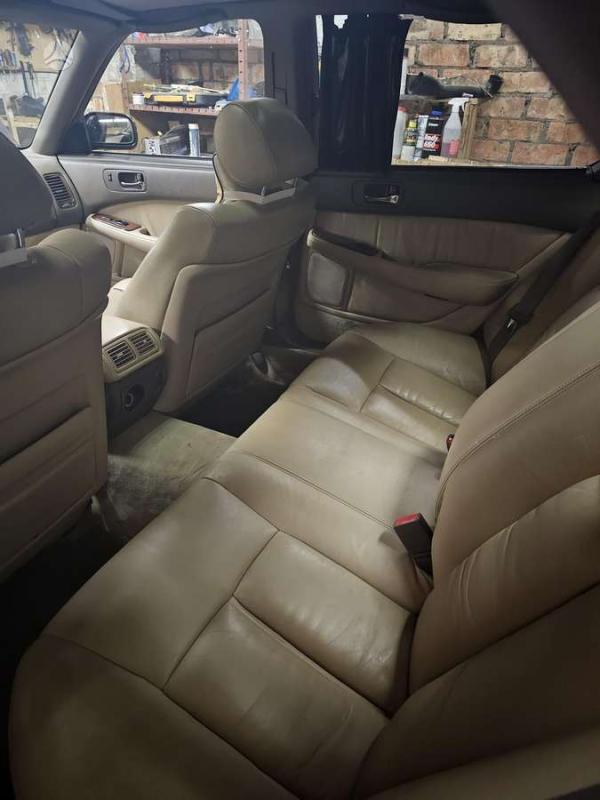 Lexus LS 400 1992 in Kaunas, with an engine capacity of 3.97 L and mileage of 300 thousand km for 9500 €, photo 8 on AUTOMOTO.COM.LV