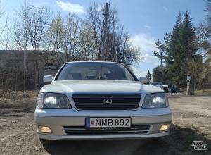 White Lexus LS 400 2000 in Vilnius, with an engine capacity of 4.00 L and mileage of 178 thousand km for 14000 €, photo  on AUTOMOTO.COM.LV