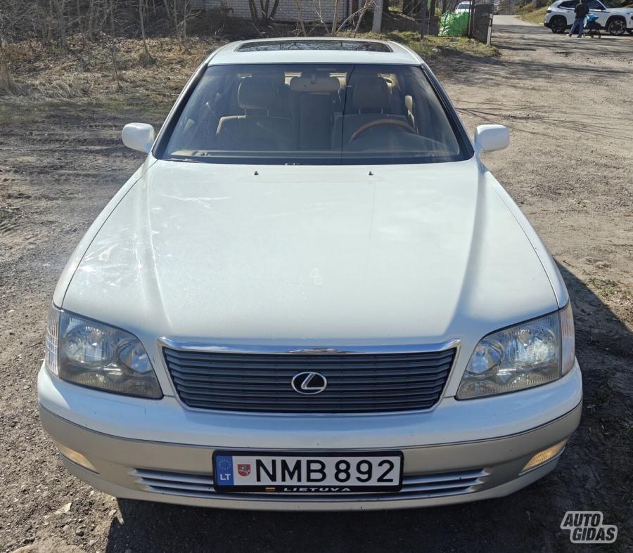 Balts Lexus LS 400 2000 Viļņa, ar dzinēja tilpumu 4.00 L un nobraukumu 178 tūkst. km par 14000 €, foto 5 vietnē AUTOMOTO.COM.LV
