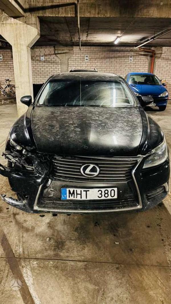Black Lexus LS 460 2014 in Vilnius, with an engine capacity of 0.00 L and mileage of 220 thousand km for 7400 €, photo 6 on AUTOMOTO.COM.LV