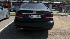 Black Lexus LS 460 2014 in Vilnius, with an engine capacity of 4.60 L and mileage of 220 thousand km for 8400 €, photo 4 on AUTOMOTO.COM.LV
