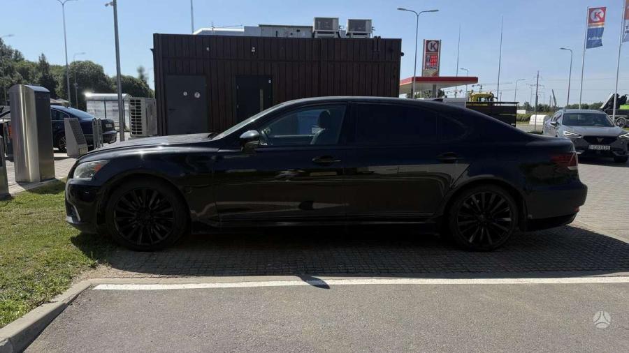 Black Lexus LS 460 2014 in Vilnius, with an engine capacity of 4.60 L and mileage of 220 thousand km for 8400 €, photo 10 on AUTOMOTO.COM.LV