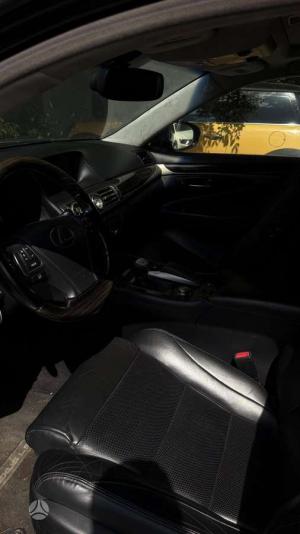 Black Lexus LS 460 2014 in Vilnius, with an engine capacity of 4.60 L and mileage of 220 thousand km for 8400 €, photo 12 on AUTOMOTO.COM.LV