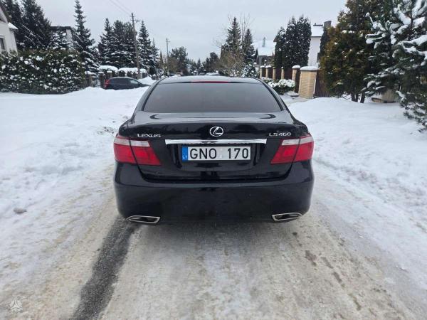 Black Lexus LS 460 2008 in Vilnius, with an engine capacity of 4.61 L and mileage of 310 thousand km for 4450 €, photo 7 on AUTOMOTO.COM.LV