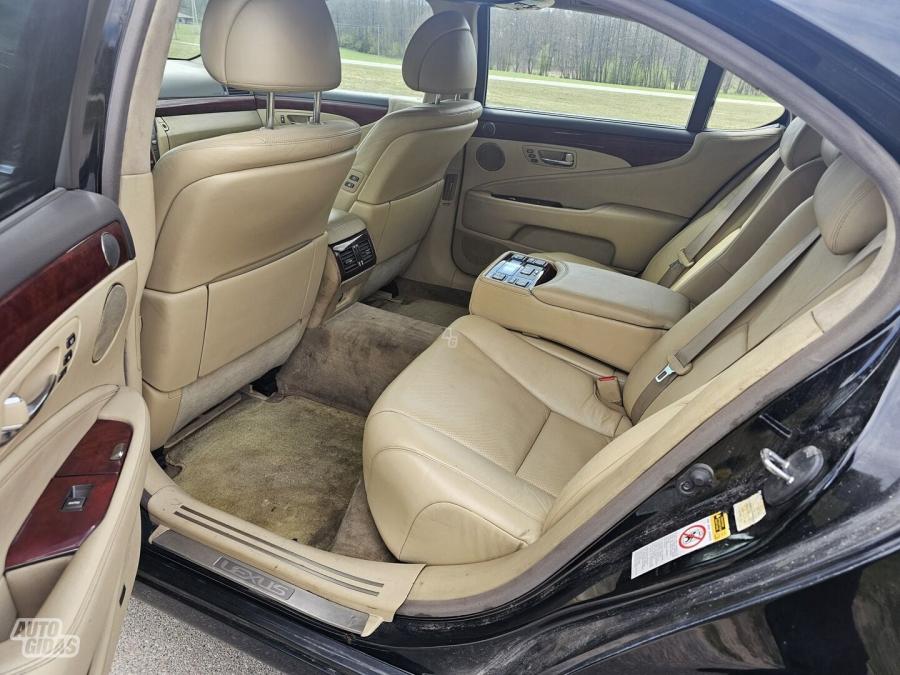 Melns Lexus LS 460 2008 Viļņa, ar dzinēja tilpumu 4.60 L un nobraukumu 285 tūkst. km par 4500 €, foto 13 vietnē AUTOMOTO.COM.LV