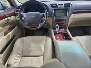 Melns Lexus LS 460 2008 Viļņa, ar dzinēja tilpumu 4.60 L un nobraukumu 285 tūkst. km par 3400 €, foto 10 vietnē AUTOMOTO.COM.LV