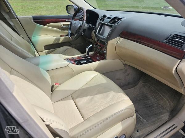 Черный Лексус LS 460 2008 в Вильнюс, объемом двигателя 4.60 л и пробегом 285 тыс. км за 3400 €, фото 10 на AUTOMOTO.COM.LV
