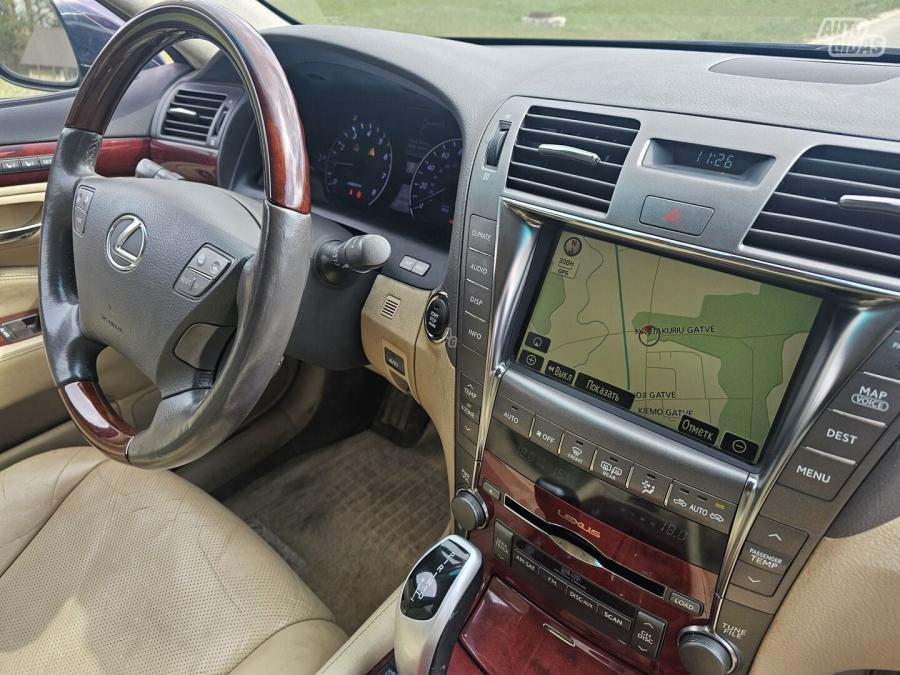 Melns Lexus LS 460 2008 Viļņa, ar dzinēja tilpumu 4.60 L un nobraukumu 285 tūkst. km par 3400 €, foto 15 vietnē AUTOMOTO.COM.LV