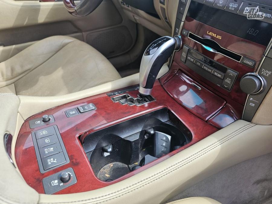 Melns Lexus LS 460 2008 Viļņa, ar dzinēja tilpumu 4.60 L un nobraukumu 285 tūkst. km par 3400 €, foto 16 vietnē AUTOMOTO.COM.LV