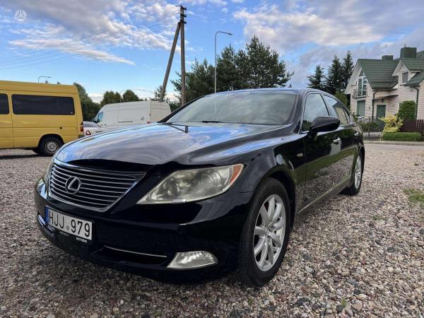 Black Lexus LS 460 2008 in Salcininkai, with an engine capacity of 4.61 L and mileage of 280 thousand km for 2600 €, photo 2 on AUTOMOTO.COM.LV