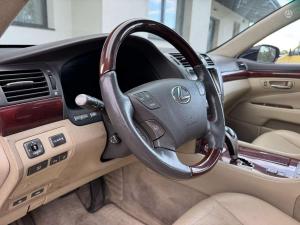 Черный Лексус LS 460 2008 в Шальчининкай, объемом двигателя 4.61 л и пробегом 280 тыс. км за 2600 €, фото 8 на AUTOMOTO.COM.LV