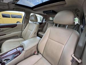 Черный Лексус LS 460 2008 в Шальчининкай, объемом двигателя 4.61 л и пробегом 280 тыс. км за 2600 €, фото 9 на AUTOMOTO.COM.LV