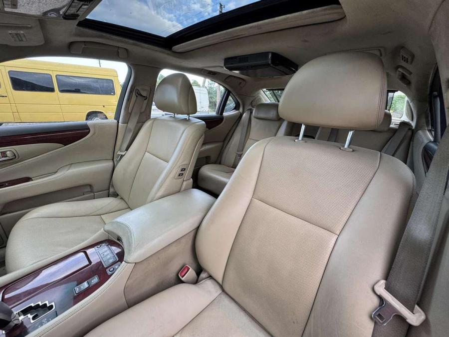 Черный Лексус LS 460 2008 в Шальчининкай, объемом двигателя 4.61 л и пробегом 280 тыс. км за 2600 €, фото 9 на AUTOMOTO.COM.LV