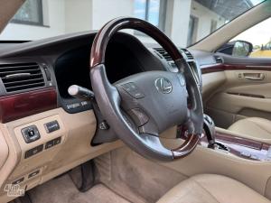 Черный Лексус LS 460 2008 в Вильнюс, объемом двигателя 4.60 л и пробегом 280 тыс. км за 2500 €, фото 7 на AUTOMOTO.COM.LV