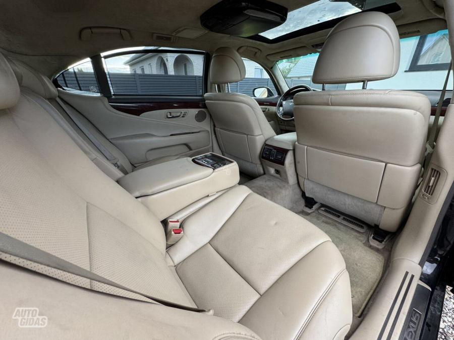 Черный Лексус LS 460 2008 в Вильнюс, объемом двигателя 4.60 л и пробегом 280 тыс. км за 2500 €, фото 11 на AUTOMOTO.COM.LV