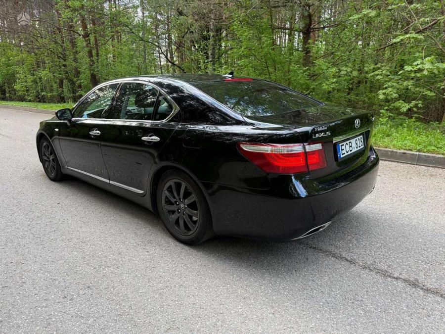 Melns Lexus LS 460 2008 Viļņa, ar dzinēja tilpumu 4.61 L un nobraukumu 217 tūkst. km par 6999 €, foto 3 vietnē AUTOMOTO.COM.LV