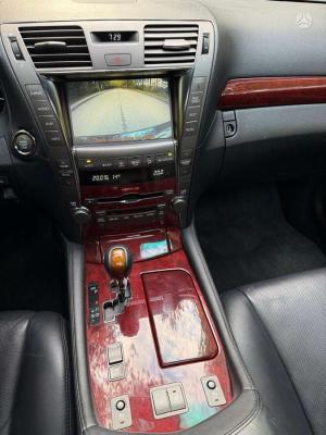 Melns Lexus LS 460 2008 Viļņa, ar dzinēja tilpumu 4.61 L un nobraukumu 217 tūkst. km par 6999 €, foto 8 vietnē AUTOMOTO.COM.LV