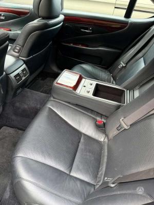 Melns Lexus LS 460 2008 Viļņa, ar dzinēja tilpumu 4.61 L un nobraukumu 217 tūkst. km par 6999 €, foto 11 vietnē AUTOMOTO.COM.LV