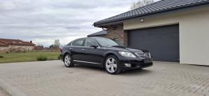Melns Lexus LS 460 2011 Viļņa, ar dzinēja tilpumu 4.60 L un nobraukumu 110 tūkst. km par 13500 €, foto  vietnē AUTOMOTO.COM.LV