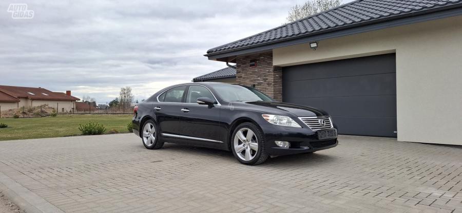 Черный Лексус LS 460 2011 в Вильнюс, объемом двигателя 4.60 л и пробегом 110 тыс. км за 13500 €, фото 1 на AUTOMOTO.COM.LV