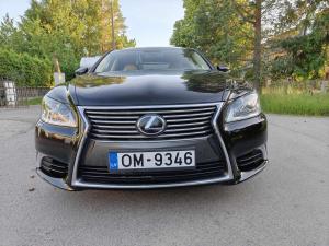 Melns Lexus LS 460 2015 Šauļi, ar dzinēja tilpumu 4.61 L un nobraukumu 349 tūkst. km par 14900 €, foto  vietnē AUTOMOTO.COM.LV