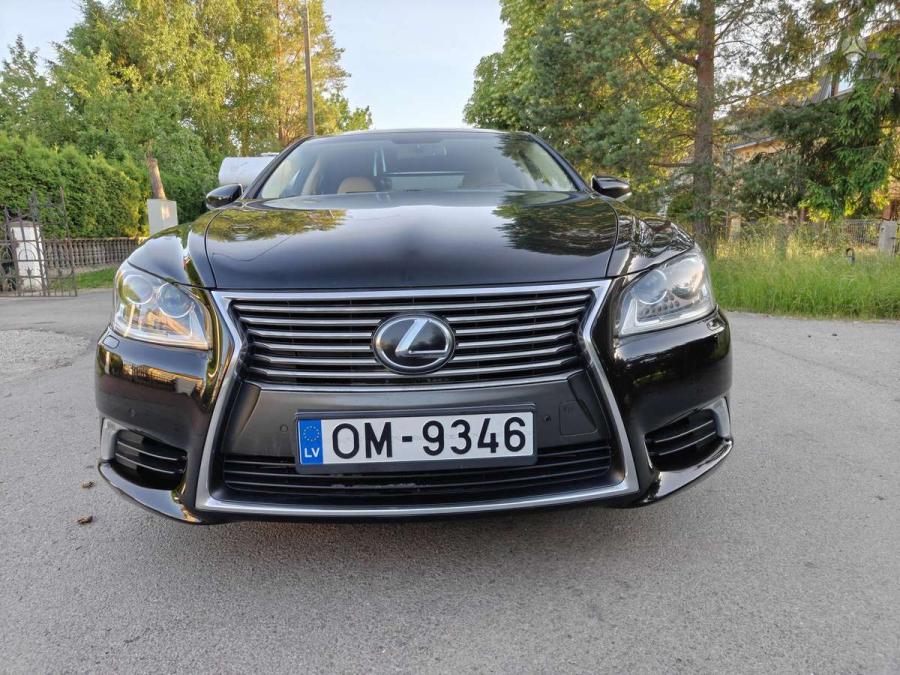 Melns Lexus LS 460 2015 Šauļi, ar dzinēja tilpumu 4.61 L un nobraukumu 349 tūkst. km par 14900 €, foto 1 vietnē AUTOMOTO.COM.LV