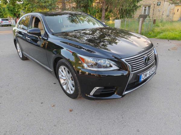 Black Lexus LS 460 2015 in Siauliai, with an engine capacity of 4.61 L and mileage of 349 thousand km for 14900 €, photo 5 on AUTOMOTO.COM.LV
