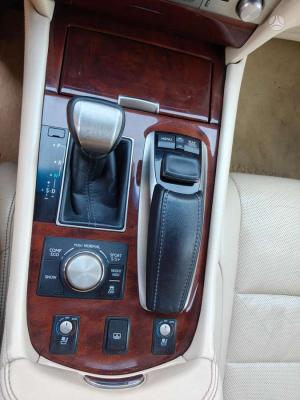 Melns Lexus LS 460 2015 Šauļi, ar dzinēja tilpumu 4.61 L un nobraukumu 349 tūkst. km par 14900 €, foto 12 vietnē AUTOMOTO.COM.LV