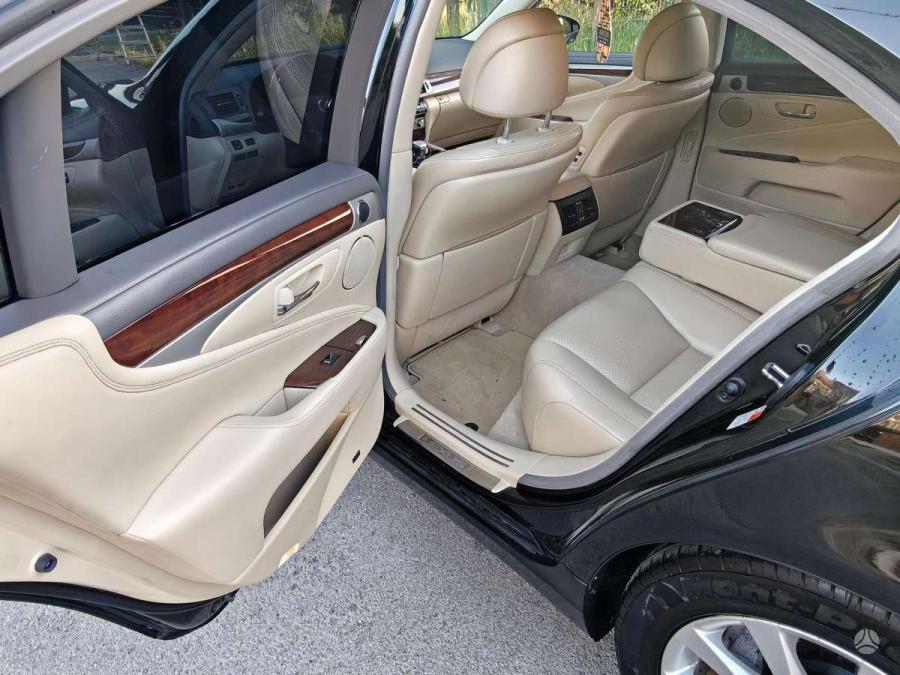 Melns Lexus LS 460 2015 Šauļi, ar dzinēja tilpumu 4.61 L un nobraukumu 349 tūkst. km par 14900 €, foto 14 vietnē AUTOMOTO.COM.LV