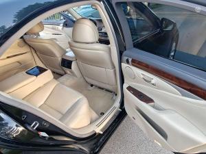 Melns Lexus LS 460 2015 Šauļi, ar dzinēja tilpumu 4.61 L un nobraukumu 349 tūkst. km par 14900 €, foto 15 vietnē AUTOMOTO.COM.LV